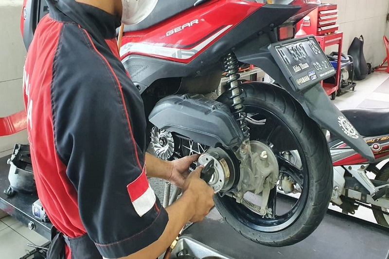 5 Cara Menjaga Transmisi Motor Metik Tetap Prima : e-Kompas.ID Otomotif ...