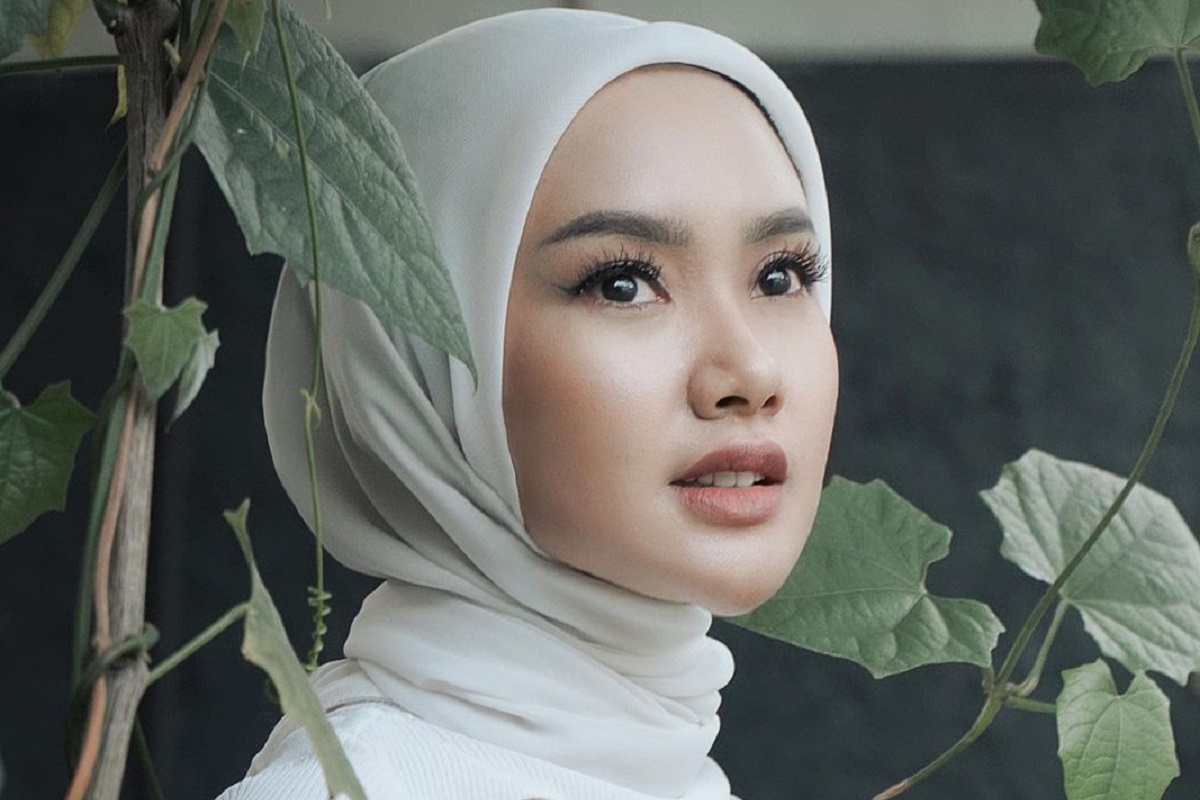 Cita Citata Pamer Buku Nikah, Buktikan Sah Istri Didi Mahardika : e-Kompas.ID Celebrity - e ...