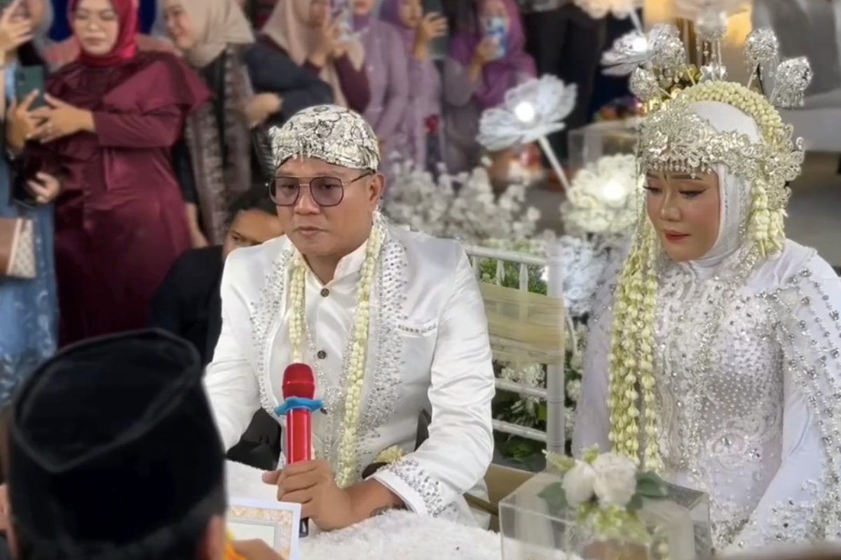 Andika Kangen Band Menikah dengan Mas Kawin Logam Mulia 100 Gram : e ...